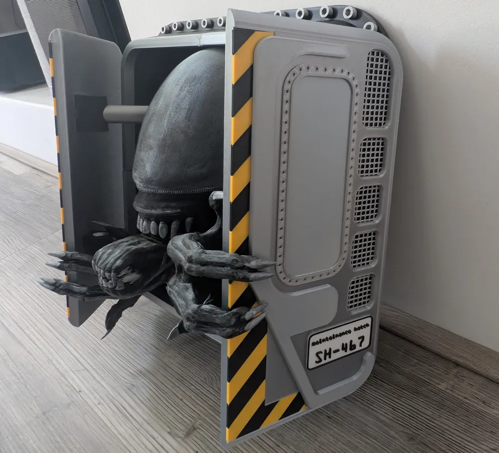 Alien Xenomorph Maintenance Hatch -Display Prop by weirdo1 MakerWorld ...