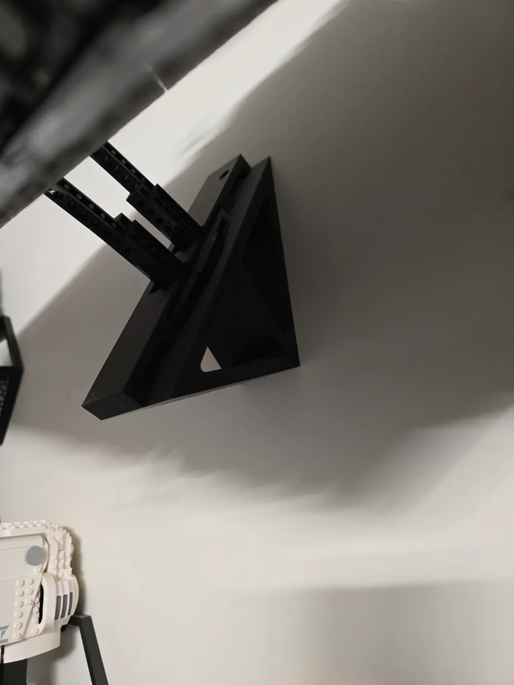 UCS Venator Wall Mount - Free 3D Print Model - MakerWorld
