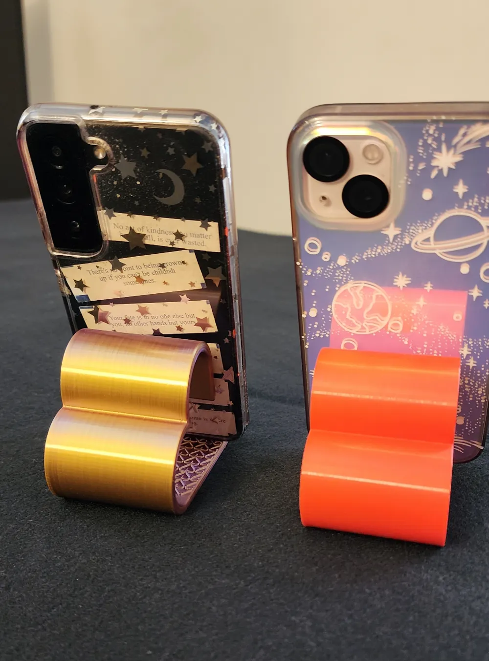 Embossed Heart Phone Holder by BigWurm - MakerWorld