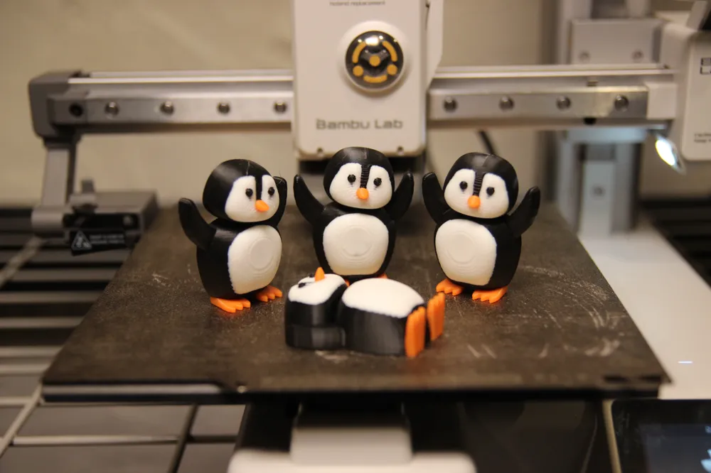 Articulating Flexi Penguin - Print In Place by Little Mac Designs ...