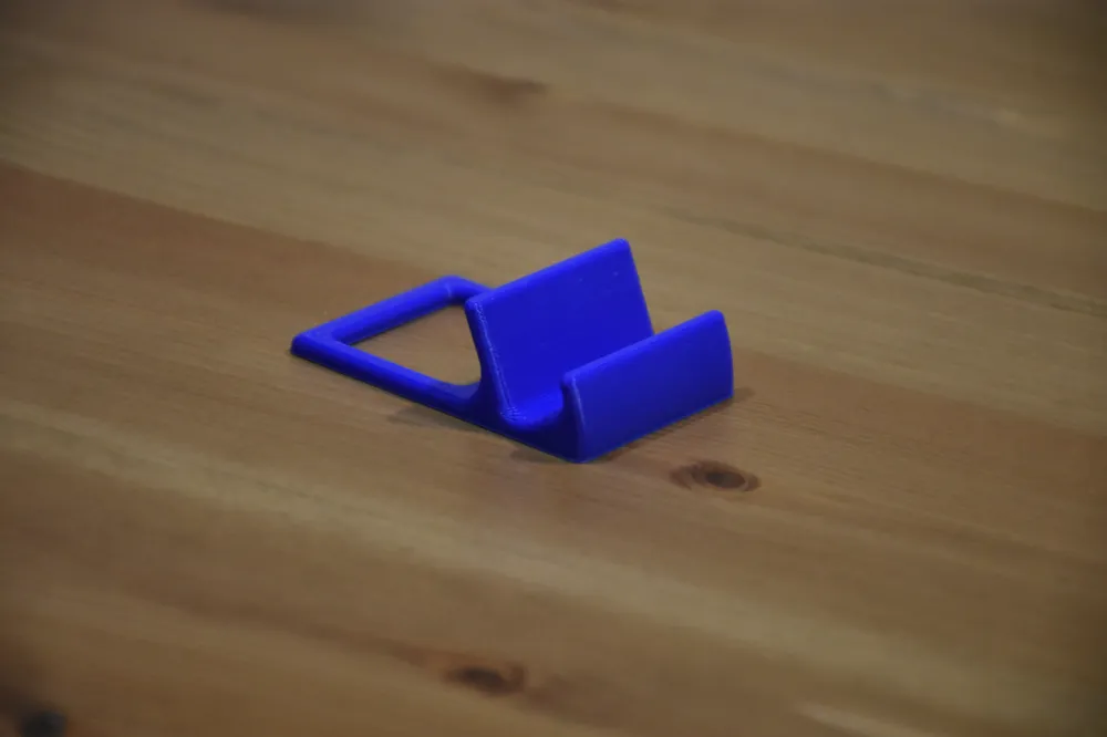 Very Simple Phone Stand by finniminni - MakerWorld