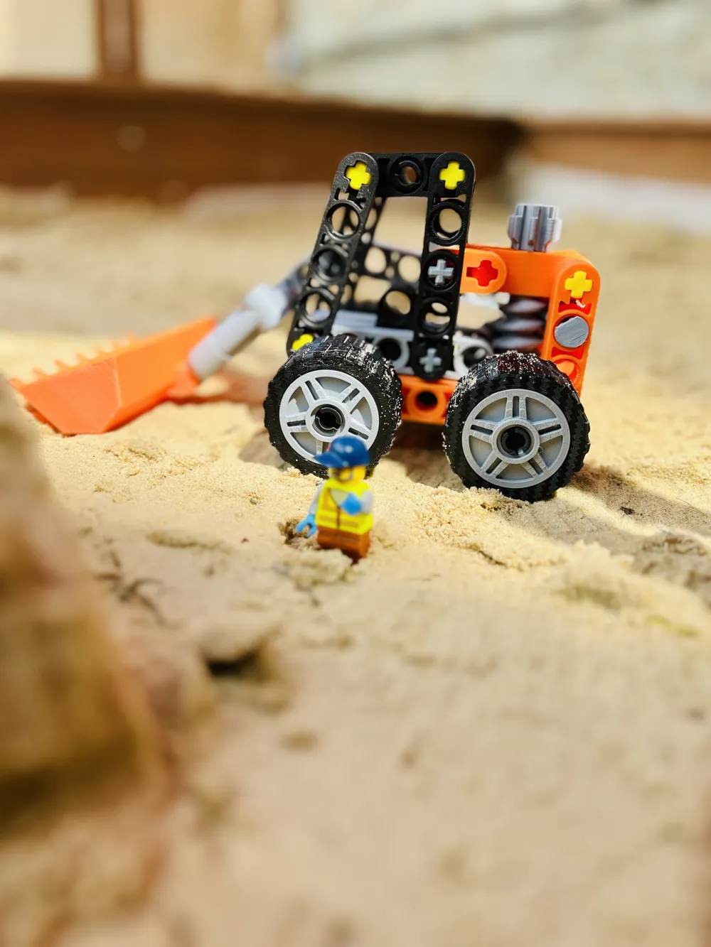 Large 2x Scale Brick Skid-Steer Loader - Free 3D Print Model - MakerWorld