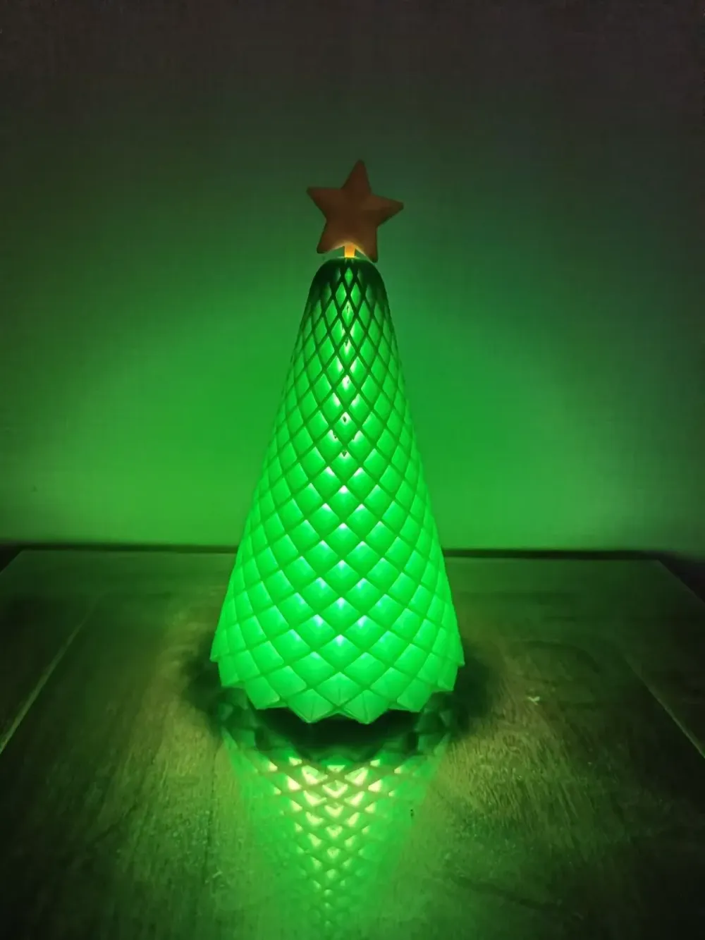 圣诞树LED夜灯Christmas Tree LED Night Light by Myingyan - MakerWorld