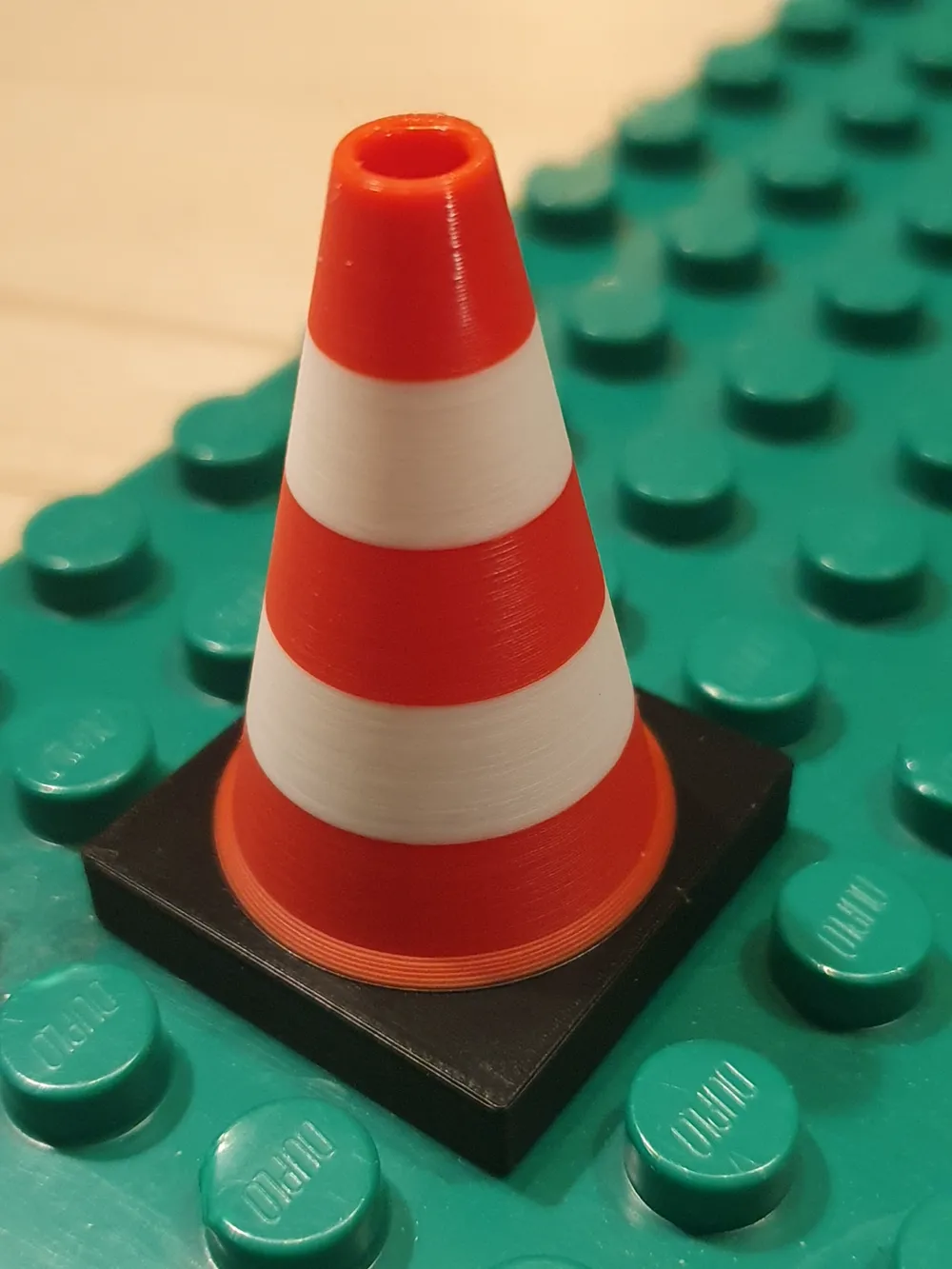 Duplo Compatible Traffic Cone / Pylon by Fody1234 - MakerWorld