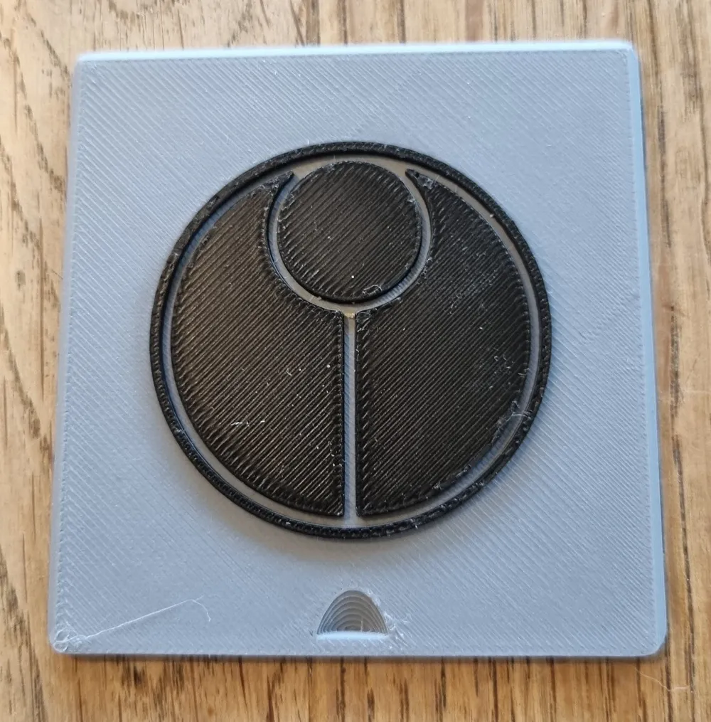 Dice Box & 33 War Hammer 40K Faction lids - Free 3D Print Model ...