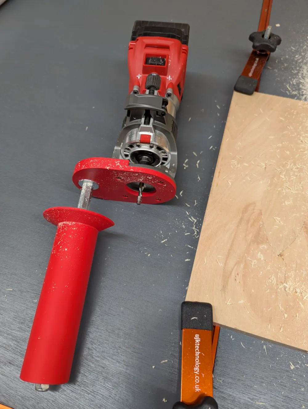 Flush Trim Jig for Milwaukee Router by Pleasantly Plump - MakerWorld