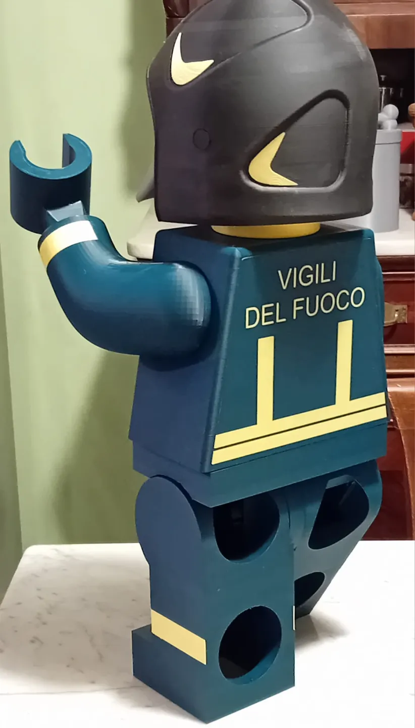 LEGO_giant ITALIAN FIREMAN Remixed by tarma_750 - MakerWorld