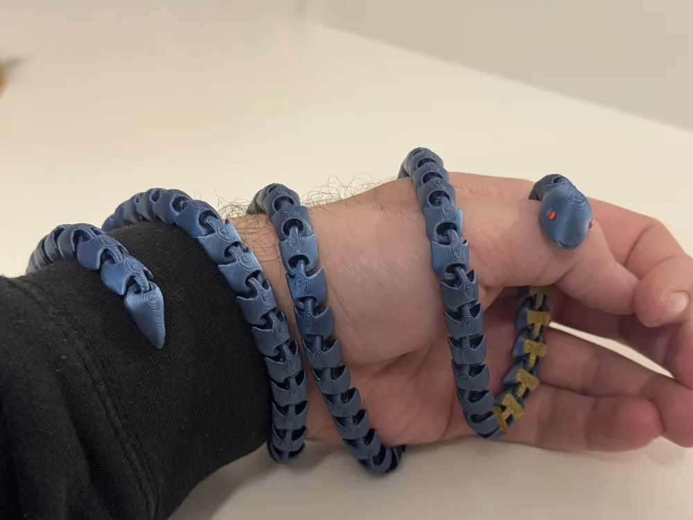 Tiny Flexi Snake 'The Extra Long One' by Paulies Prints MakerWorld ...