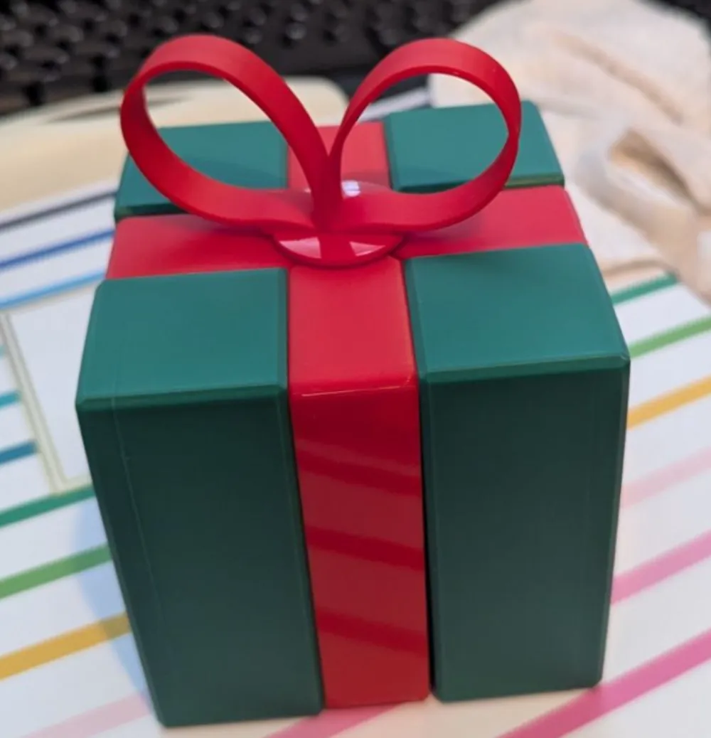 Gift Box w/120 screws at 50percent scaling Remixed by Scookie213 ...