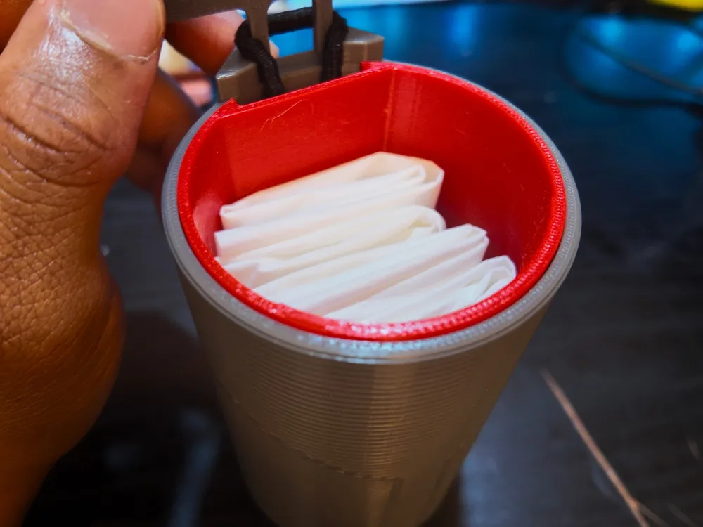 Mini Backpack Trash Bin – Kostenloses 3D-Druckmodell – MakerWorld