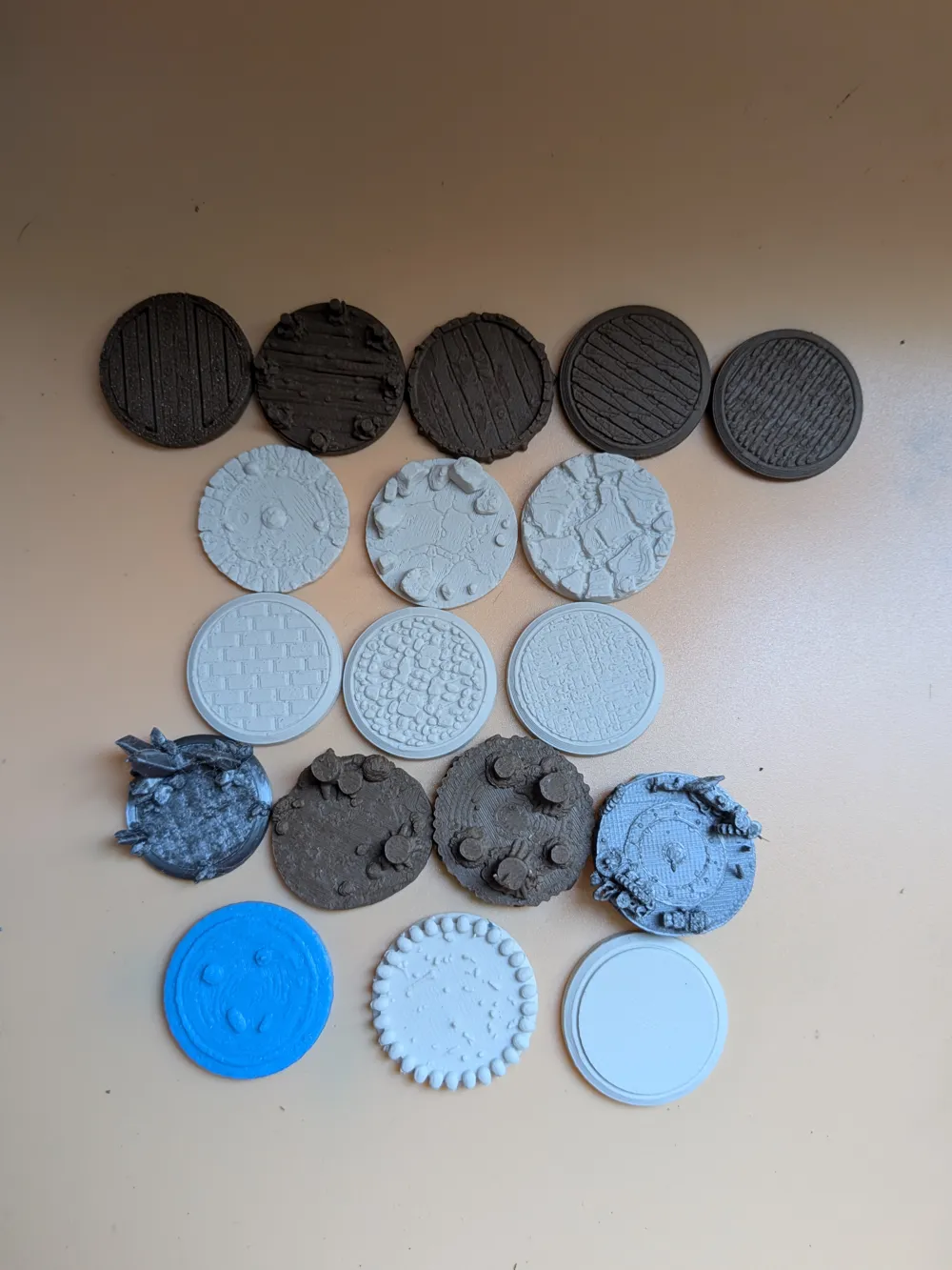 Miniature basic plates collection - Free 3D Print Model - MakerWorld