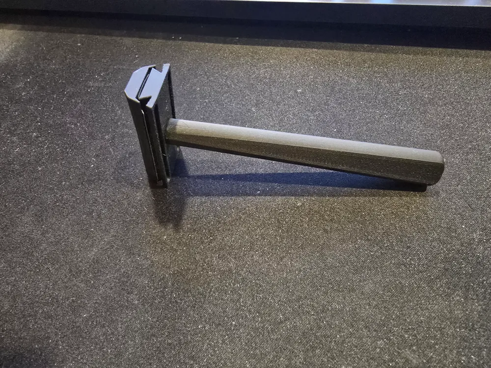Easy-Clean 3D Printed Safety Razor - Free 3D Print Model - MakerWorld