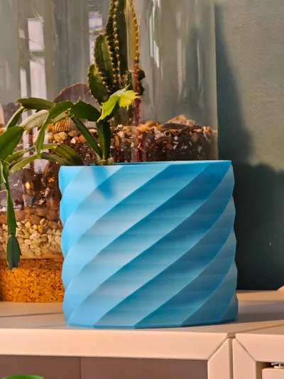 Diagonal triangles plant pot by prints for plants - MakerWorld