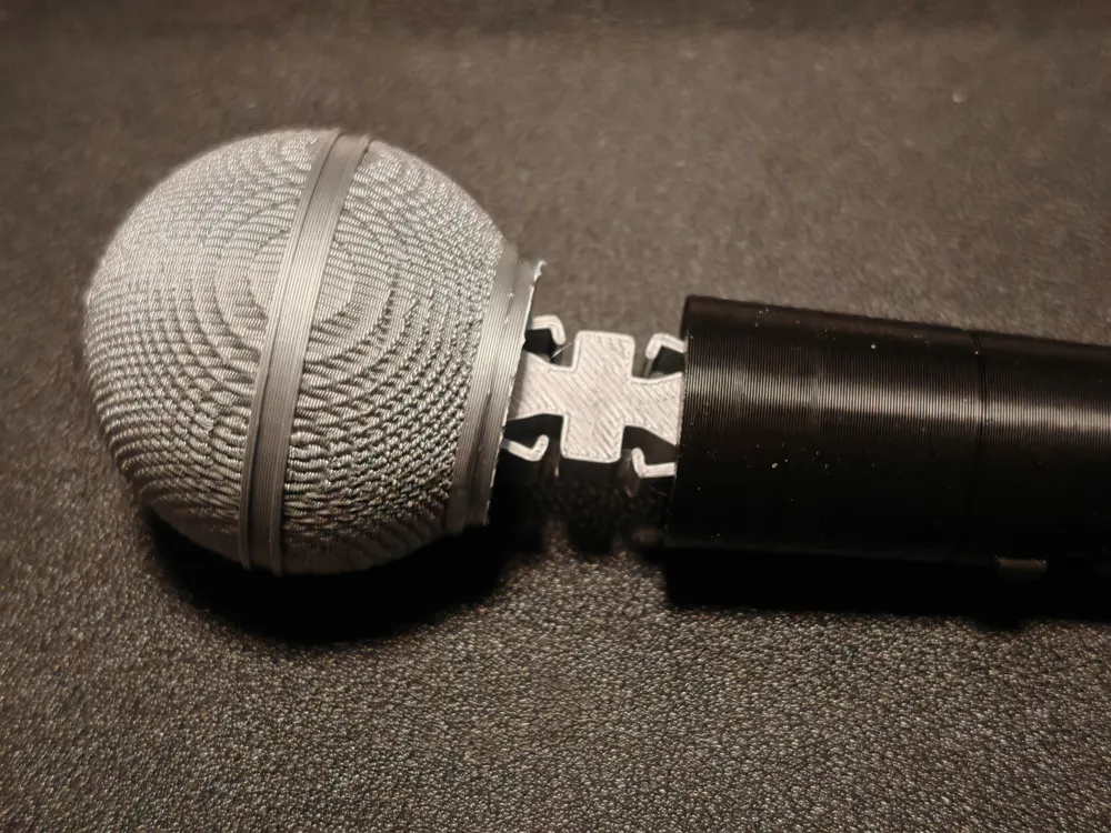 Toy microphone - clip together by sidneylopsides MakerWorld: Download ...