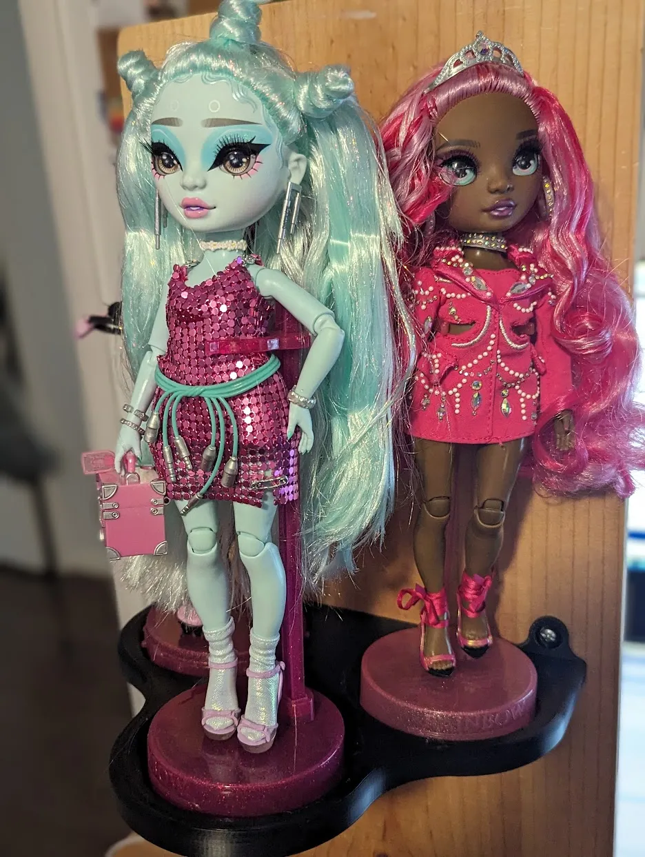 Rainbow/Shadow High Doll 3 OOB Doll Wall Mount - Free 3D Print Model ...