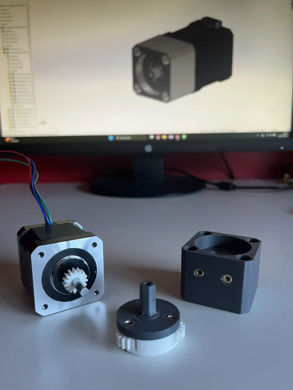 Compact 1:4 Gearbox NEMA 17 with Insert Coupling - Free 3D Print Model ...