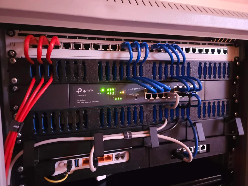 19" Rack cable management with cable detent - Free 3D Print Model ...