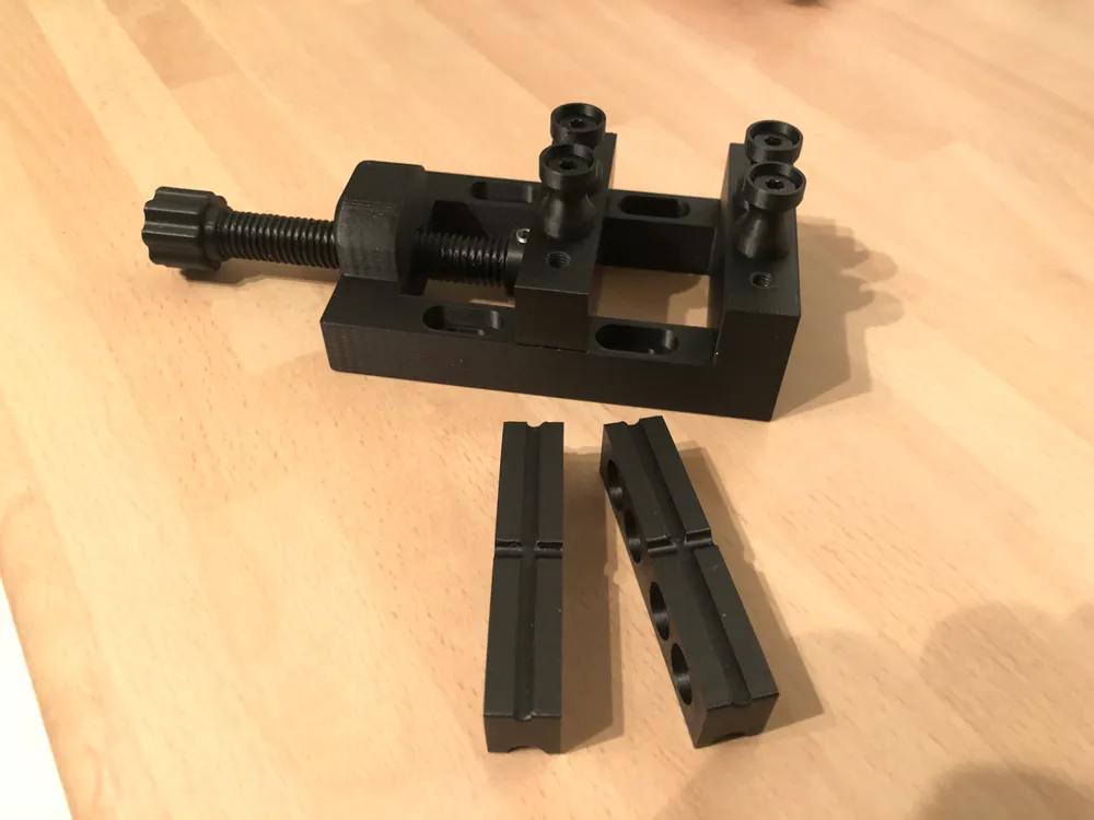 Mini Multi use Vice by kevr102 - MakerWorld