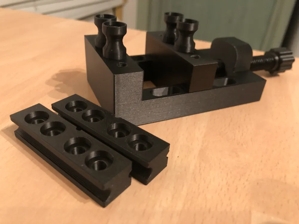 Mini Multi use Vice by kevr102 - MakerWorld