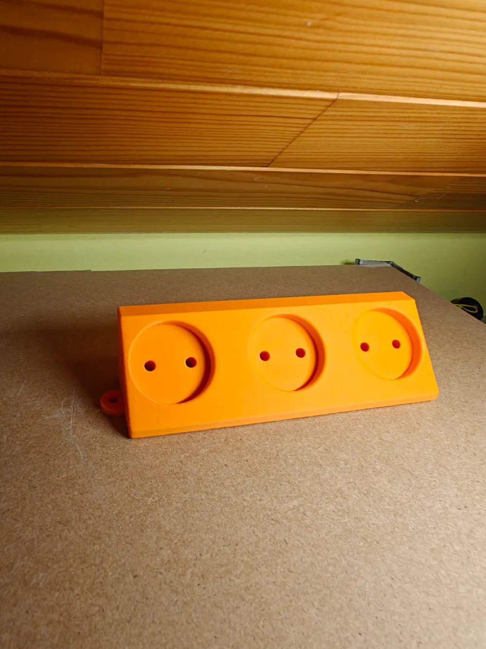 Wall-mounted power socket holder Remixed by Jochen_wxs - MakerWorld