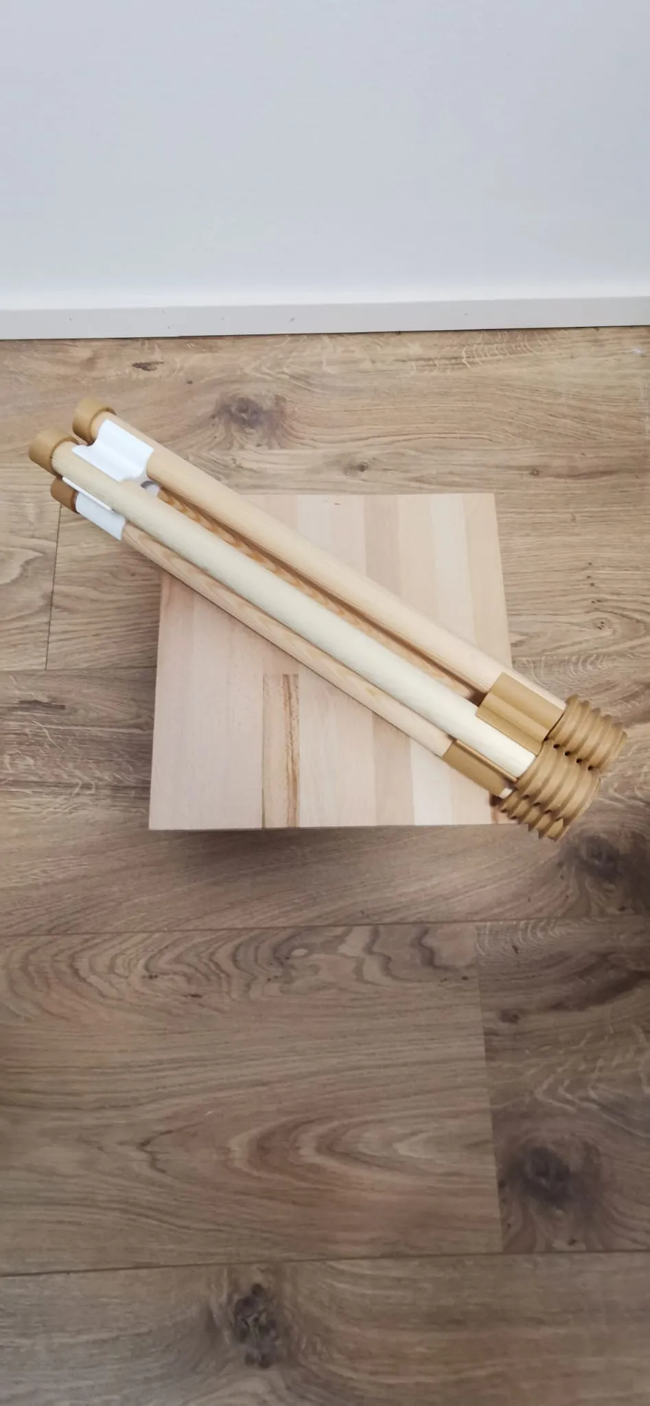 Portable thread Chair / wood + 3D printing by Dunja MakerWorld ...