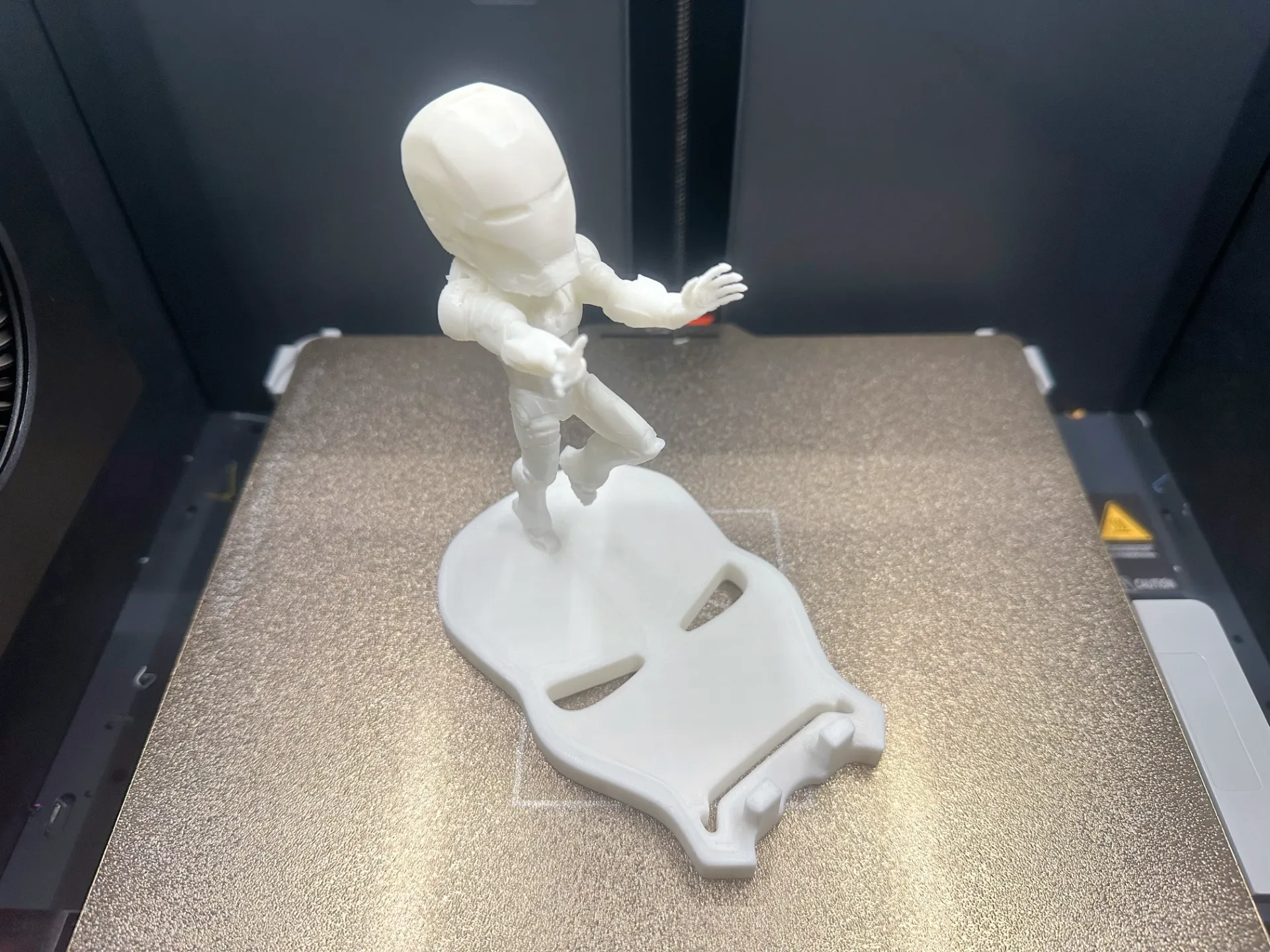 Iron Man Phone Stand by 半裸奥特曼MakerWorld: Download Free 3D Models