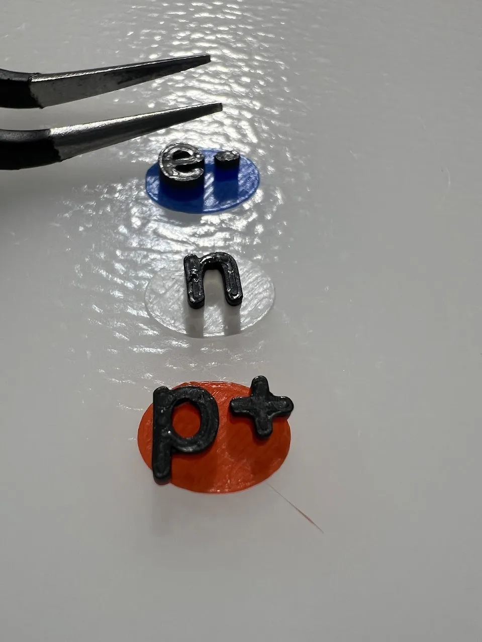Oxygen Atom model with labels - Free 3D Print Model - MakerWorld