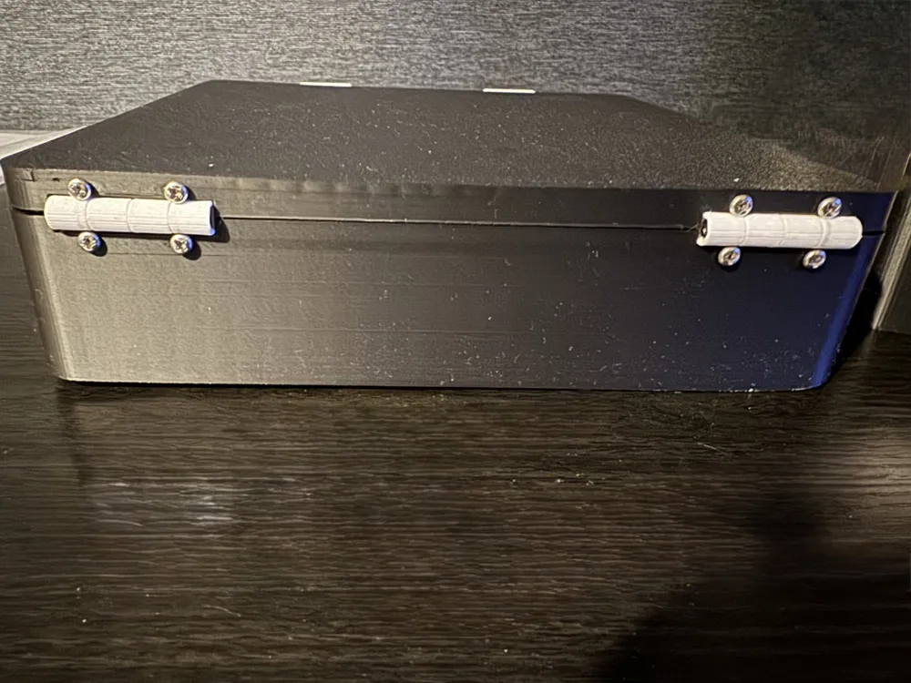 Box with lock and printed hinges by 3DDesigner - MakerWorld