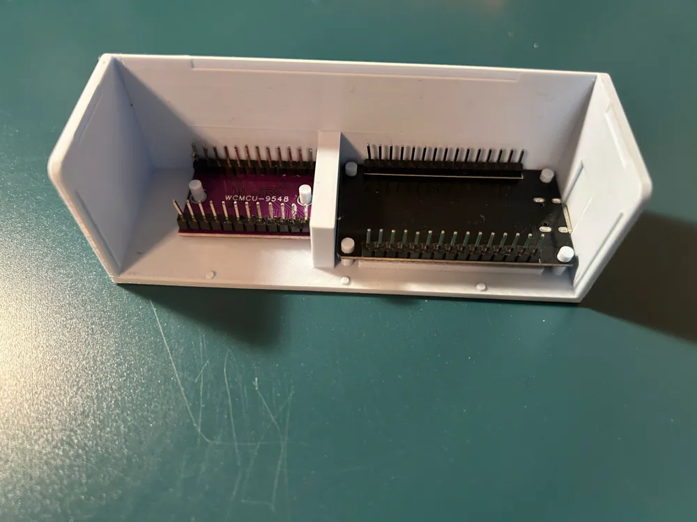 Case for 3 OLED SSD1306 displays and ESP32 chip by ChuckborisMakerWorld ...