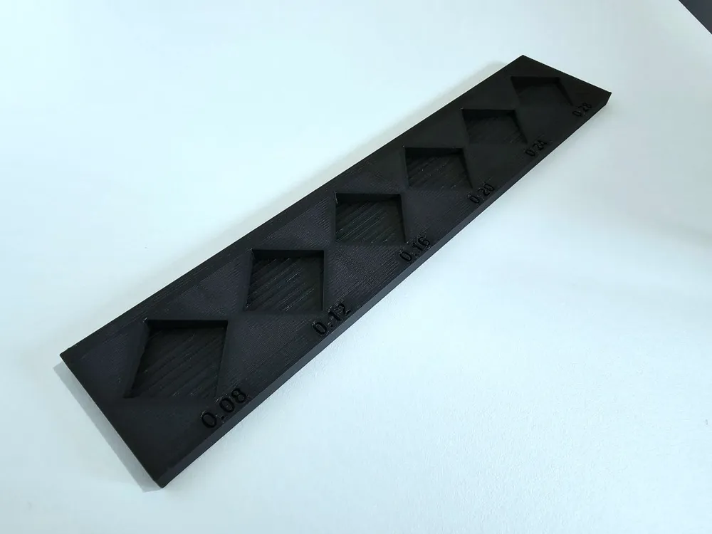 Calibration cube display stand Remixed by hectorri - MakerWorld