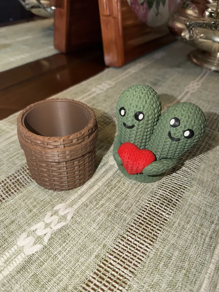 Hugging Cactus Valentine Planter & Storage Box - Free 3D Print Model ...