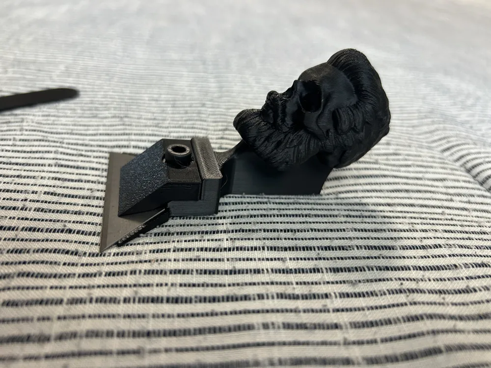 Over-engineered razor scraper by Rocket 3D DesignsMakerWorld: Download ...