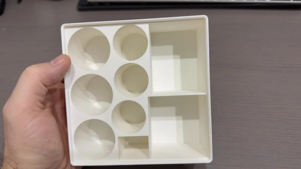 Gridfinity Box 3x3x7 für 6 Flaschen und Zubehör von jdeixi MakerWorld ...