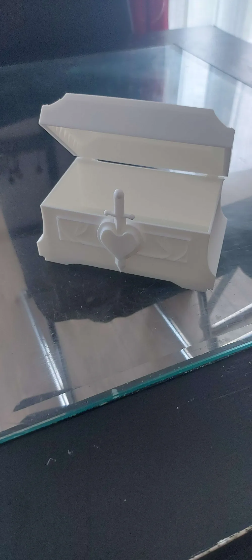 Snow White's chest - Free 3D Print Model - MakerWorld
