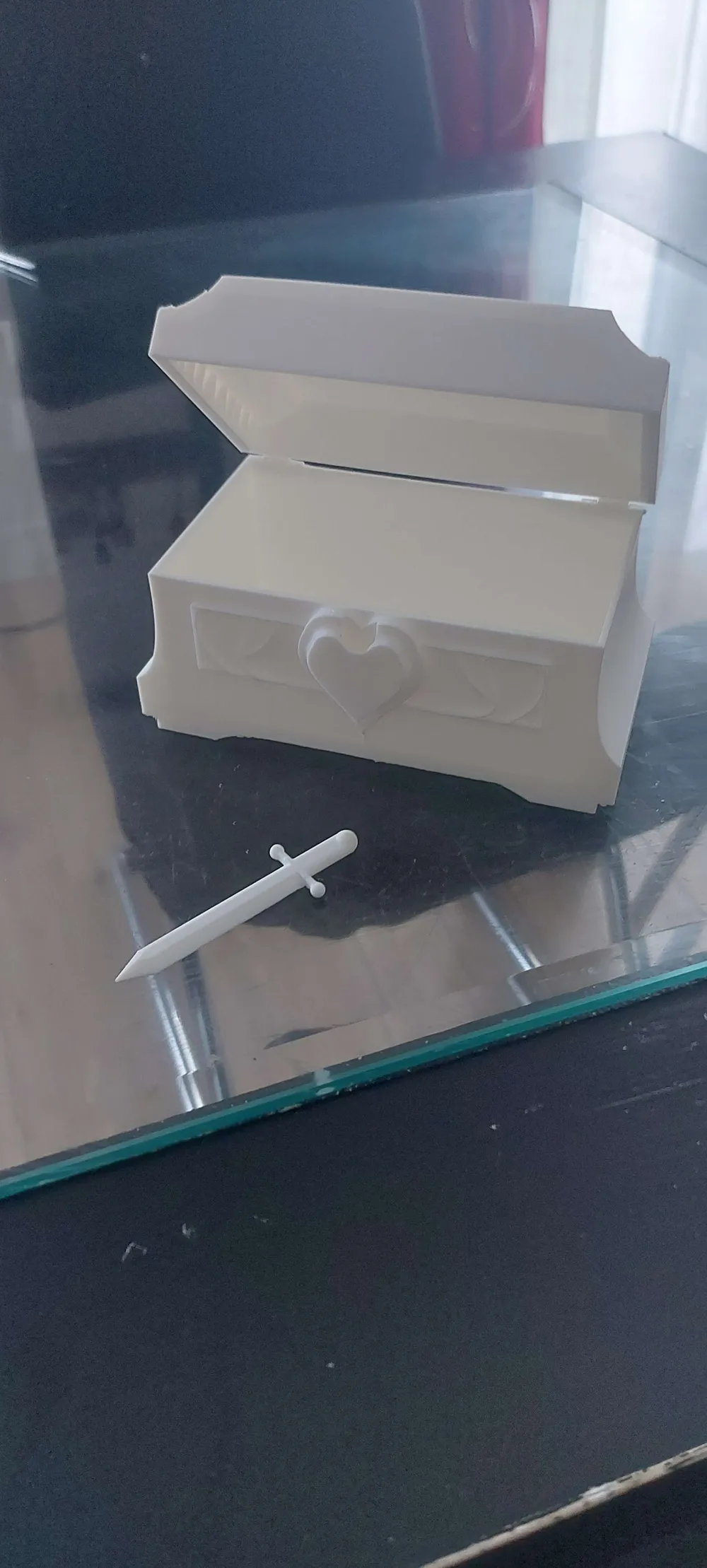 Snow White's chest - Free 3D Print Model - MakerWorld