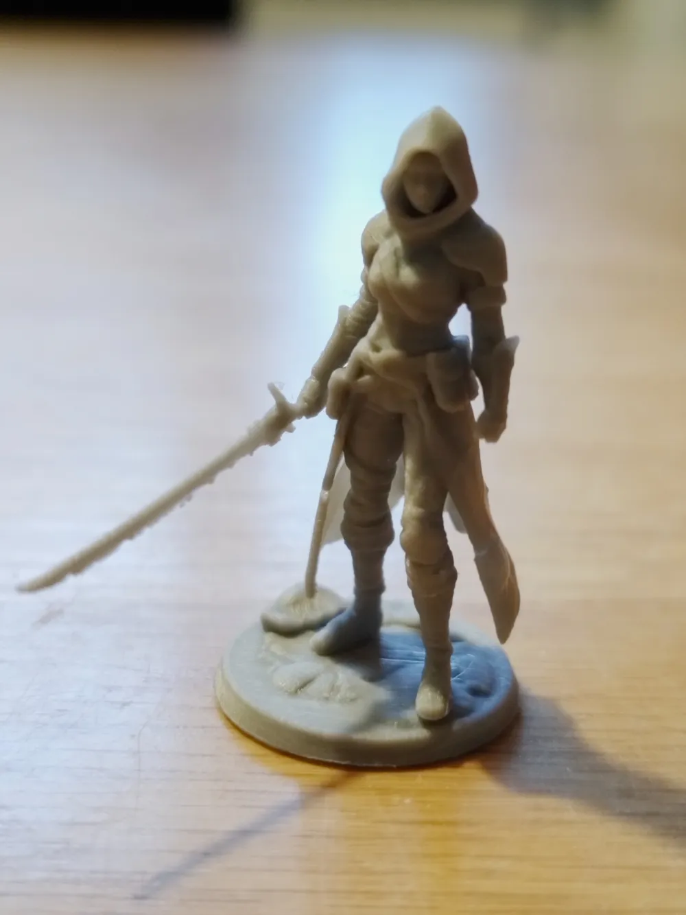 DnD Human Female Rogue 28mm by Amlan MakerWorld: Download Free 3D Models