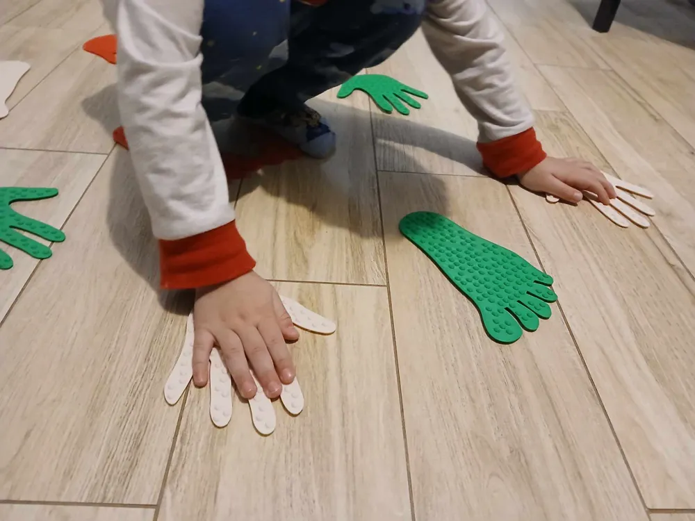 Hands-Feet motoric kid game - Exercise for kids by zelvacrafting ...