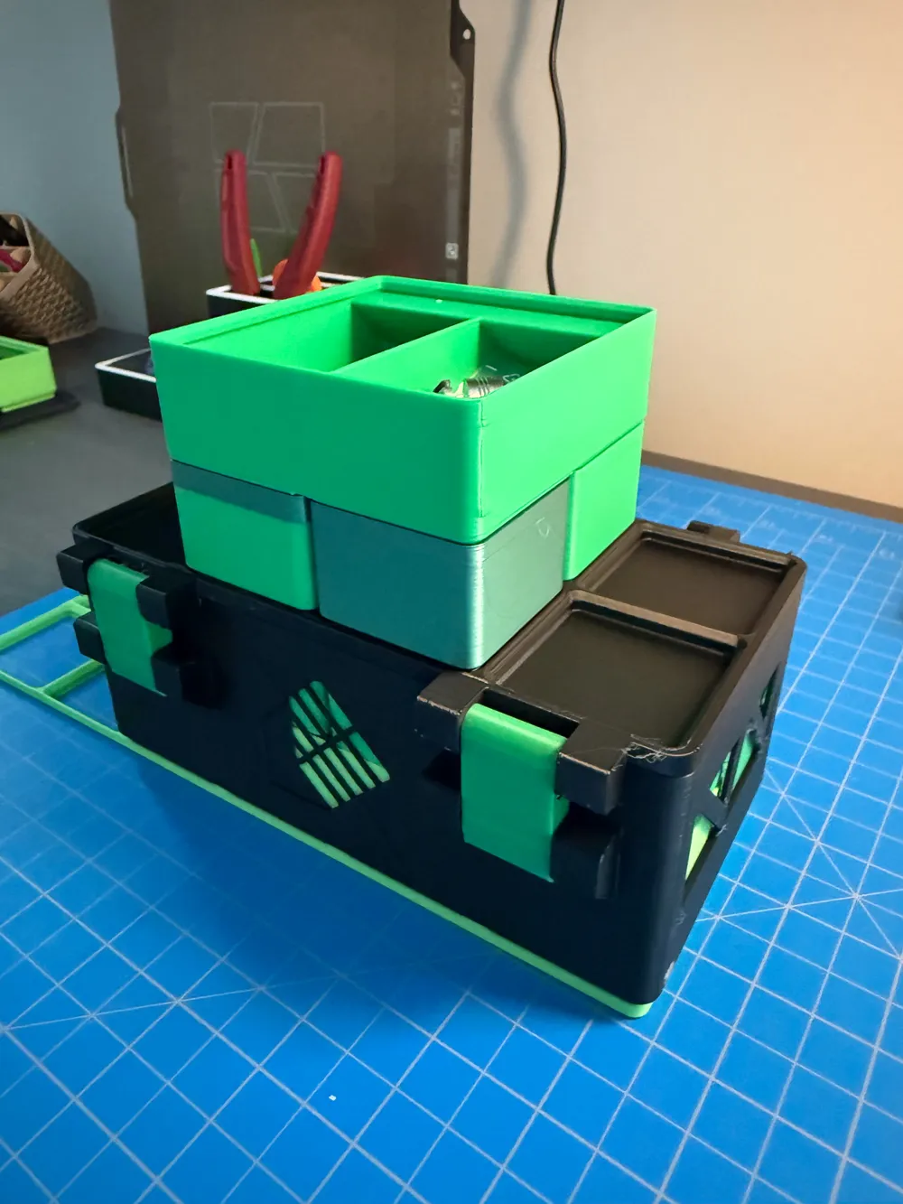 Totefinity - 4x2 Storage Box for Gridfinity Bins by fajitas21 ...
