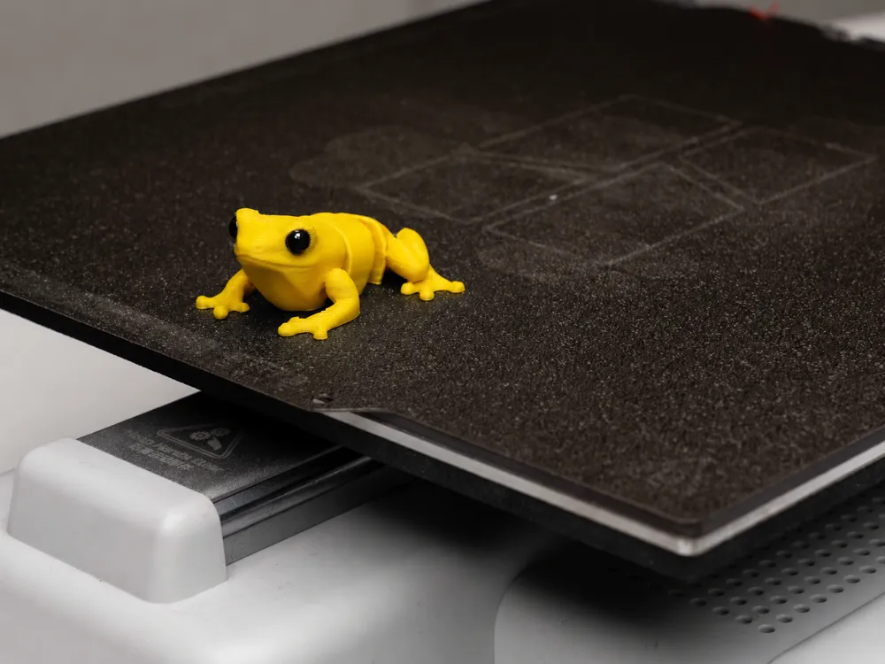 Tiny Articulated Frog - Free 3D Print Model - MakerWorld