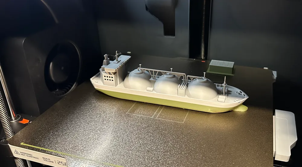 LNG Cargo Ship - Free 3D Print Model - MakerWorld