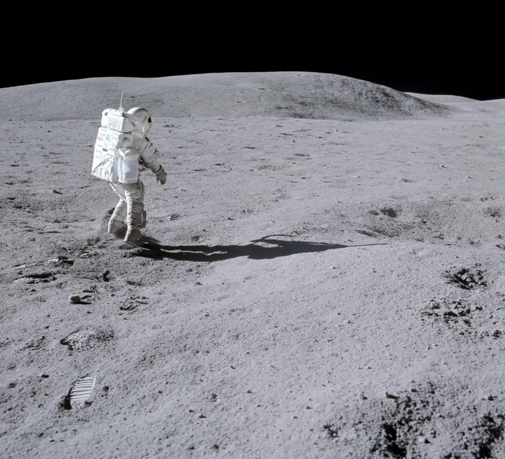 Moon Boot Keychain - Free 3D Print Model - MakerWorld