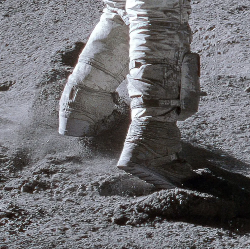 Moon Boot Keychain - Free 3D Print Model - MakerWorld