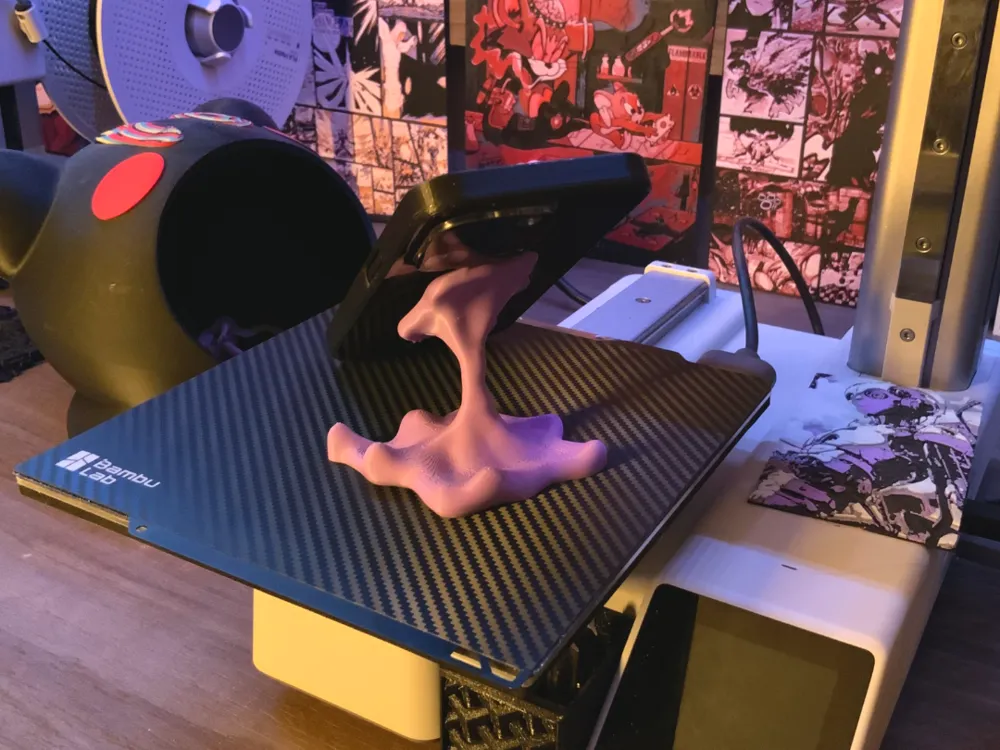 Gum Phone Stand Experimental by Melted Plastic - MakerWorld