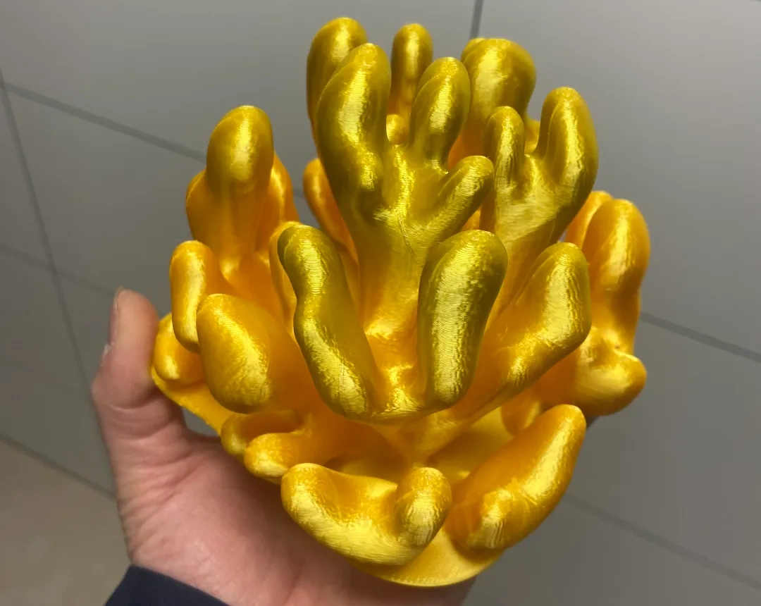 Precious Golden Coral Ornament, Inviting Wealth and Treasure by 埃菲万 ...