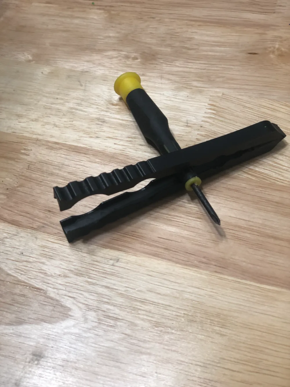 Multi use screw breaker by user_2380375529 - MakerWorld