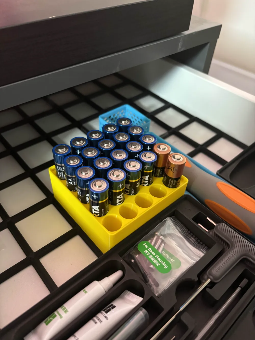 Gridfinity 2x2 AA & AAA Battery holder by Multi MakerWorld: Download Free 3D Models