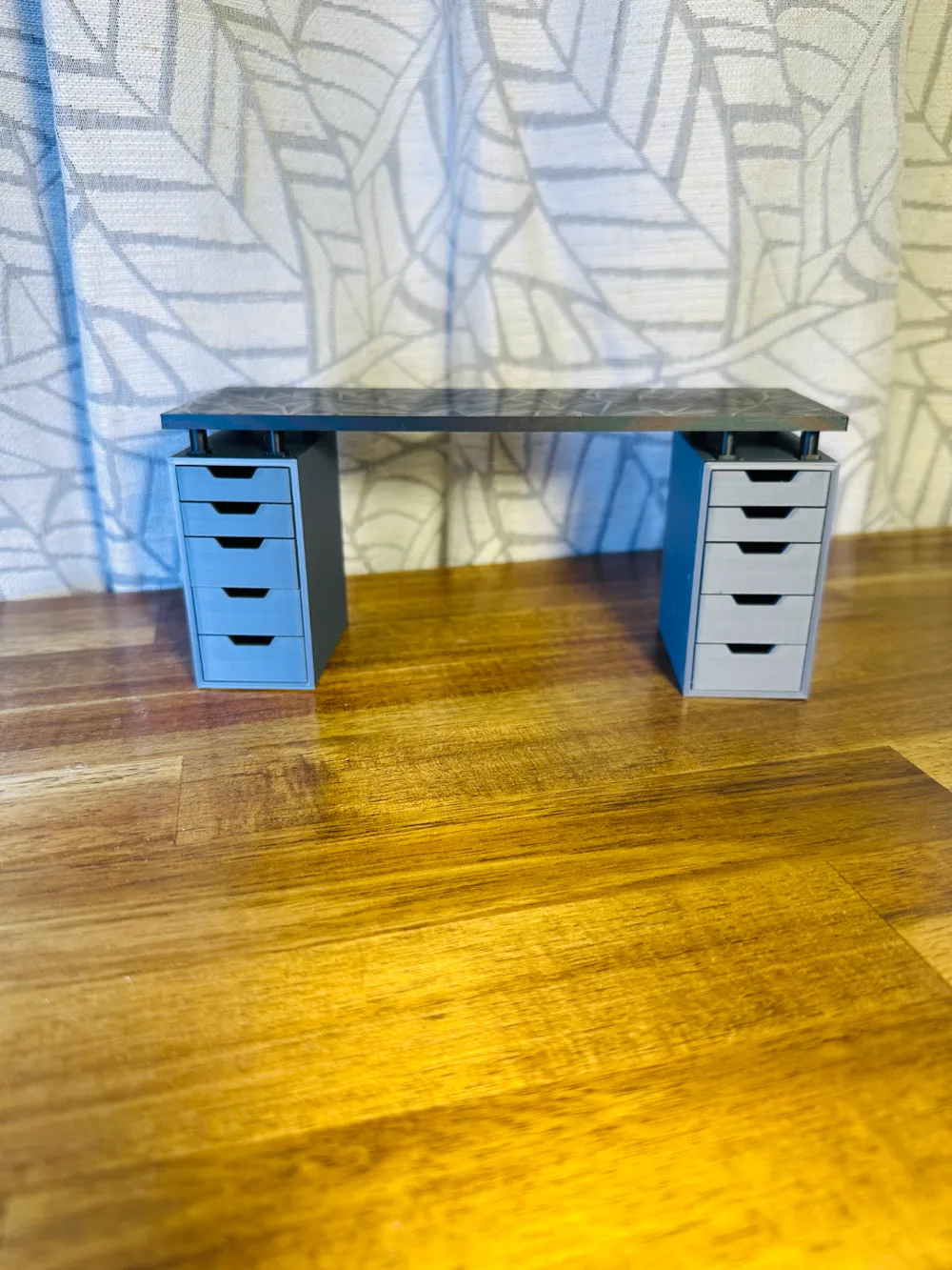 Mini escritorio para Dummy 13 - Cajón Ikea Alex por SB Artisan ...