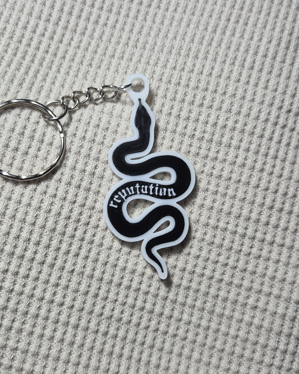Keychain Taylor Swift Reputation snake - Free 3D Print Model - MakerWorld