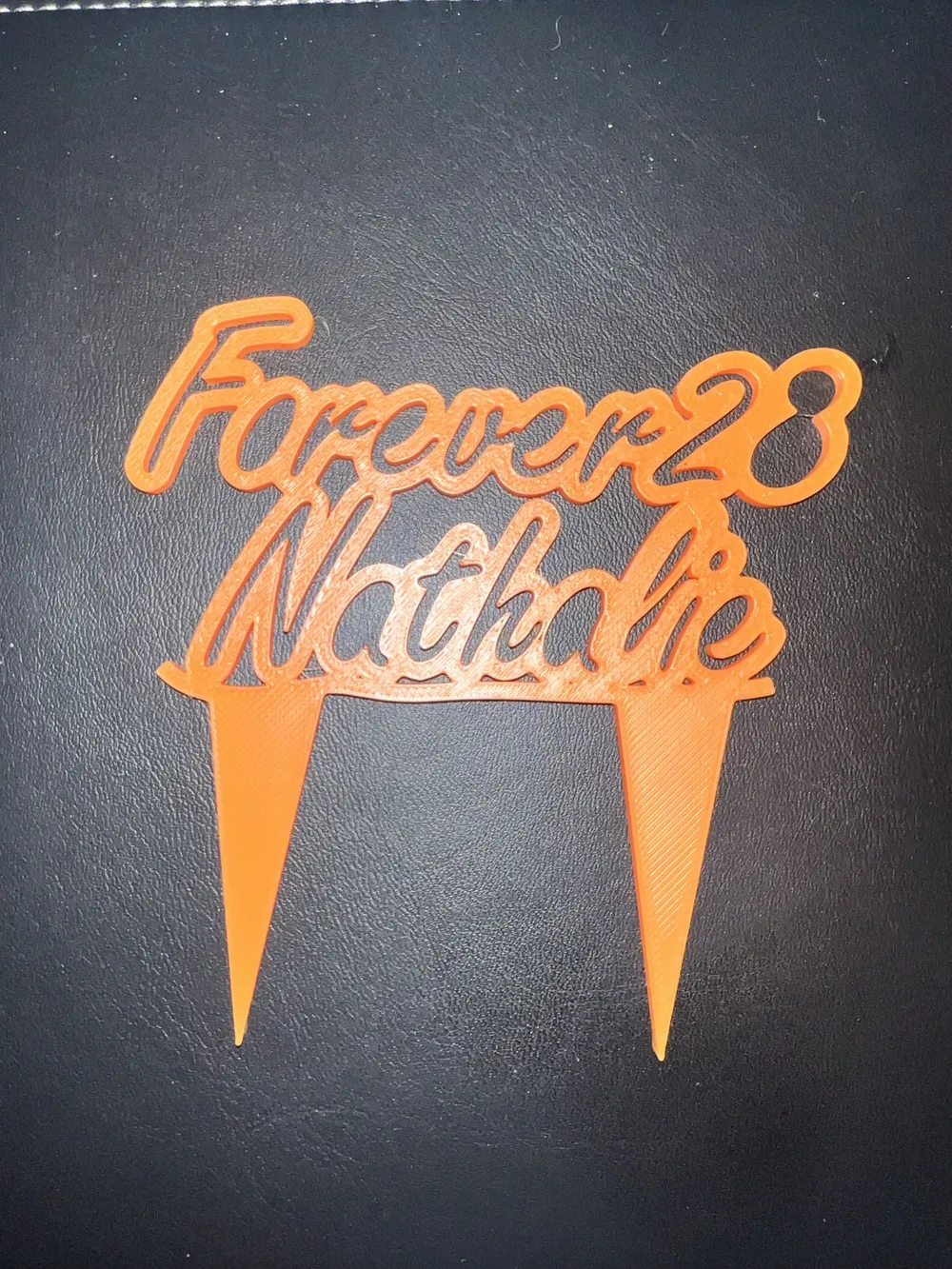 Topo de Bolo Nathalie - Modelo gratuito para impressão 3D - MakerWorld