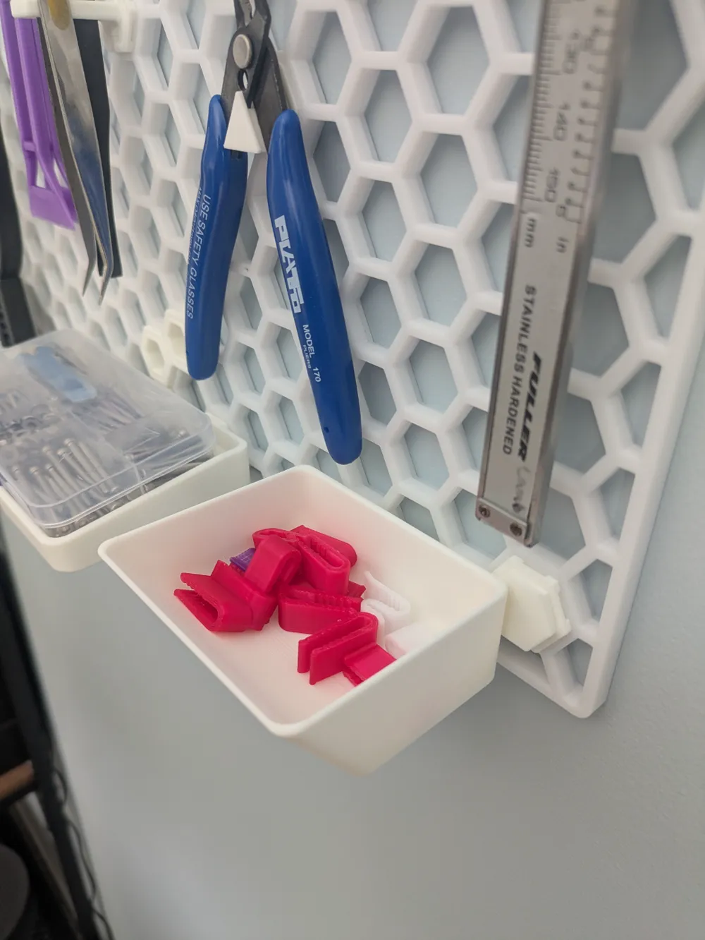 HSW Bin - Honeycomb Storage Wall Remixed by Jamlam MakerWorld: Download Free 3D Models